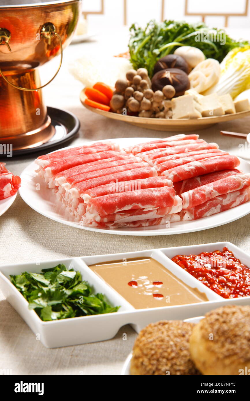 Copper chafing dish hi-res stock photography and images - Alamy