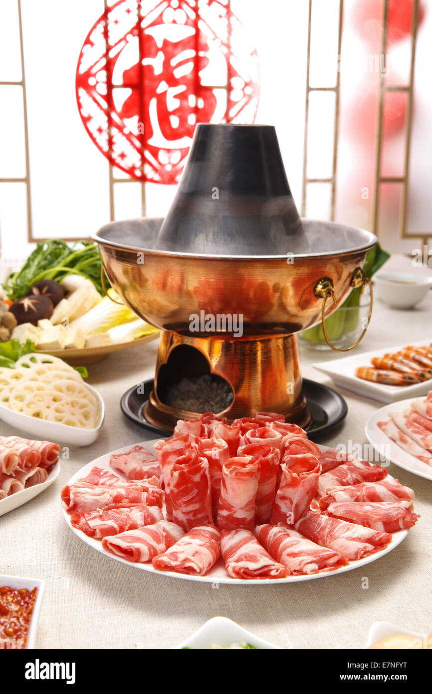 Copper chafing dish hi-res stock photography and images - Alamy