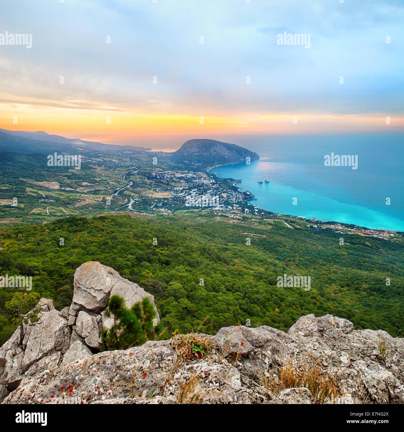 Bear Mountain (Ayuv Dag) and Hurzuf from the viewpoint rock Stock Photo ...