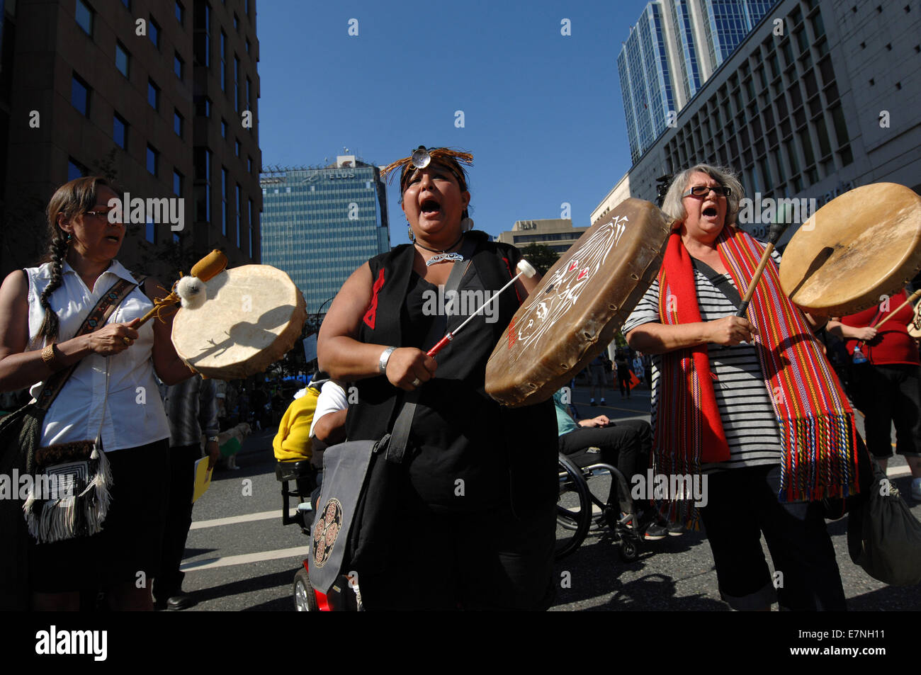 Vancouver. 21st Sep, 2014. Native Indian women take part in the People ...