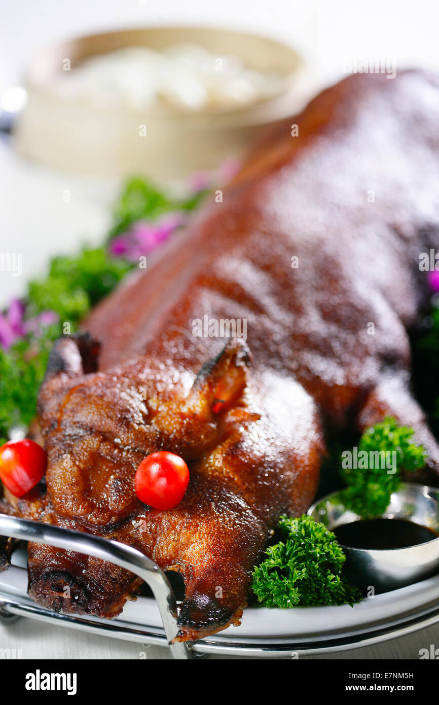 Chinese suckling pig hi-res stock photography and images - Alamy