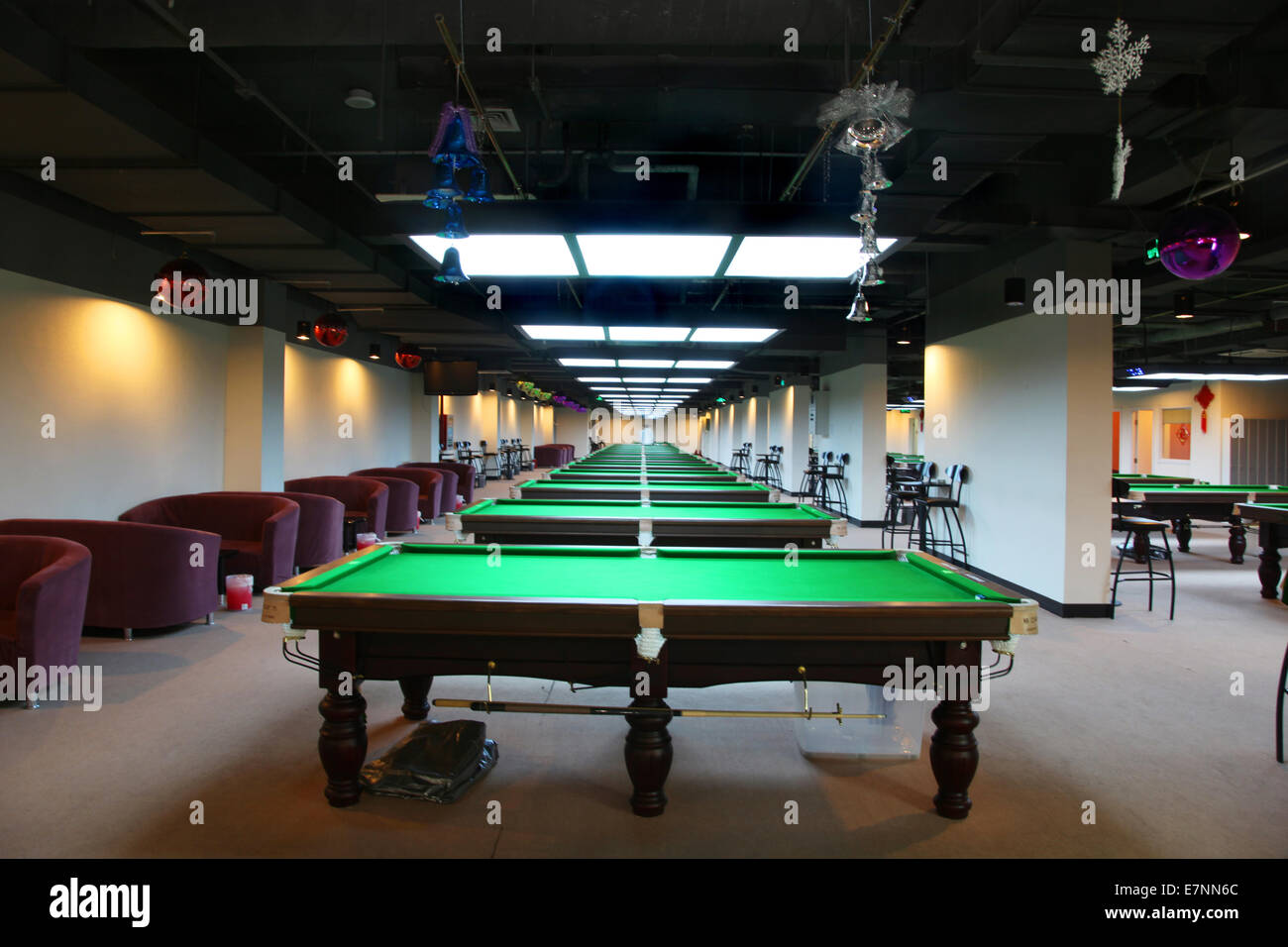Billiard tables hi-res stock photography and images - Alamy