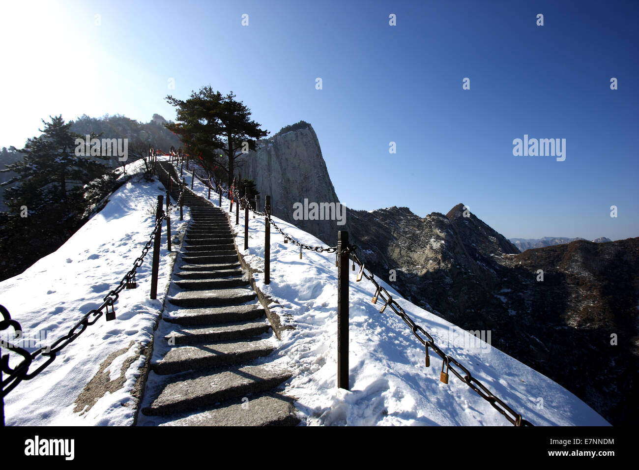 Mt huashan china hi-res stock photography and images - Alamy