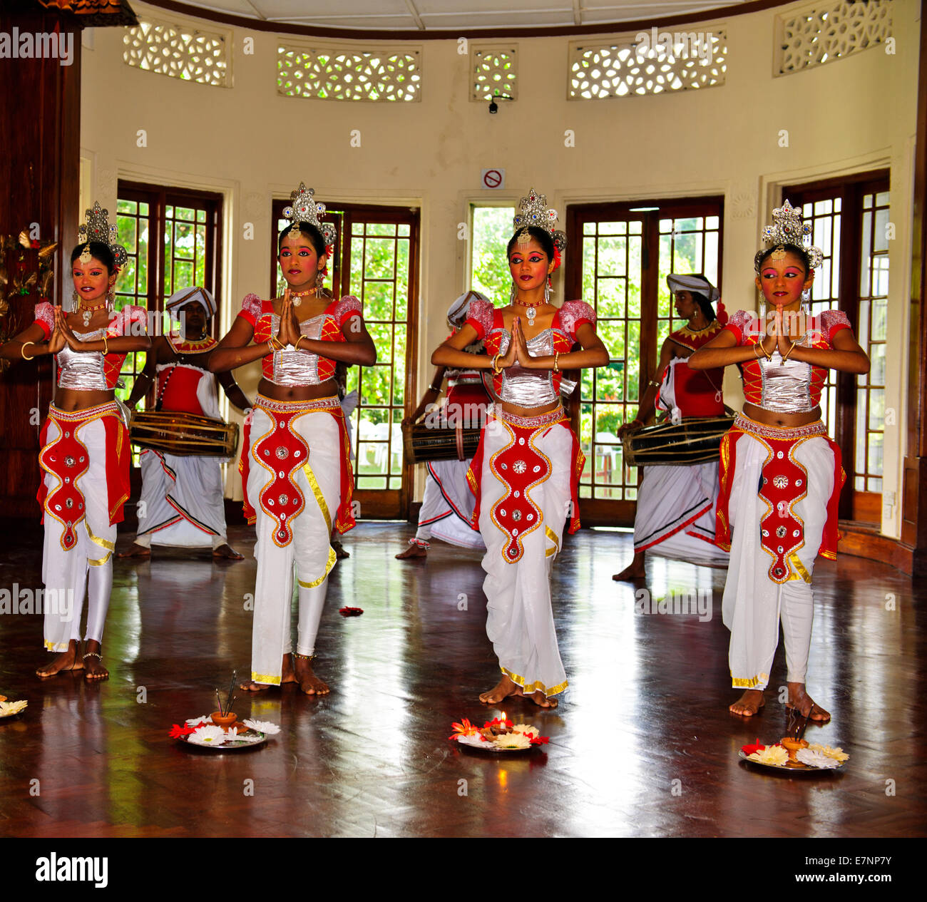 Yak bera hi-res stock photography and images - Alamy