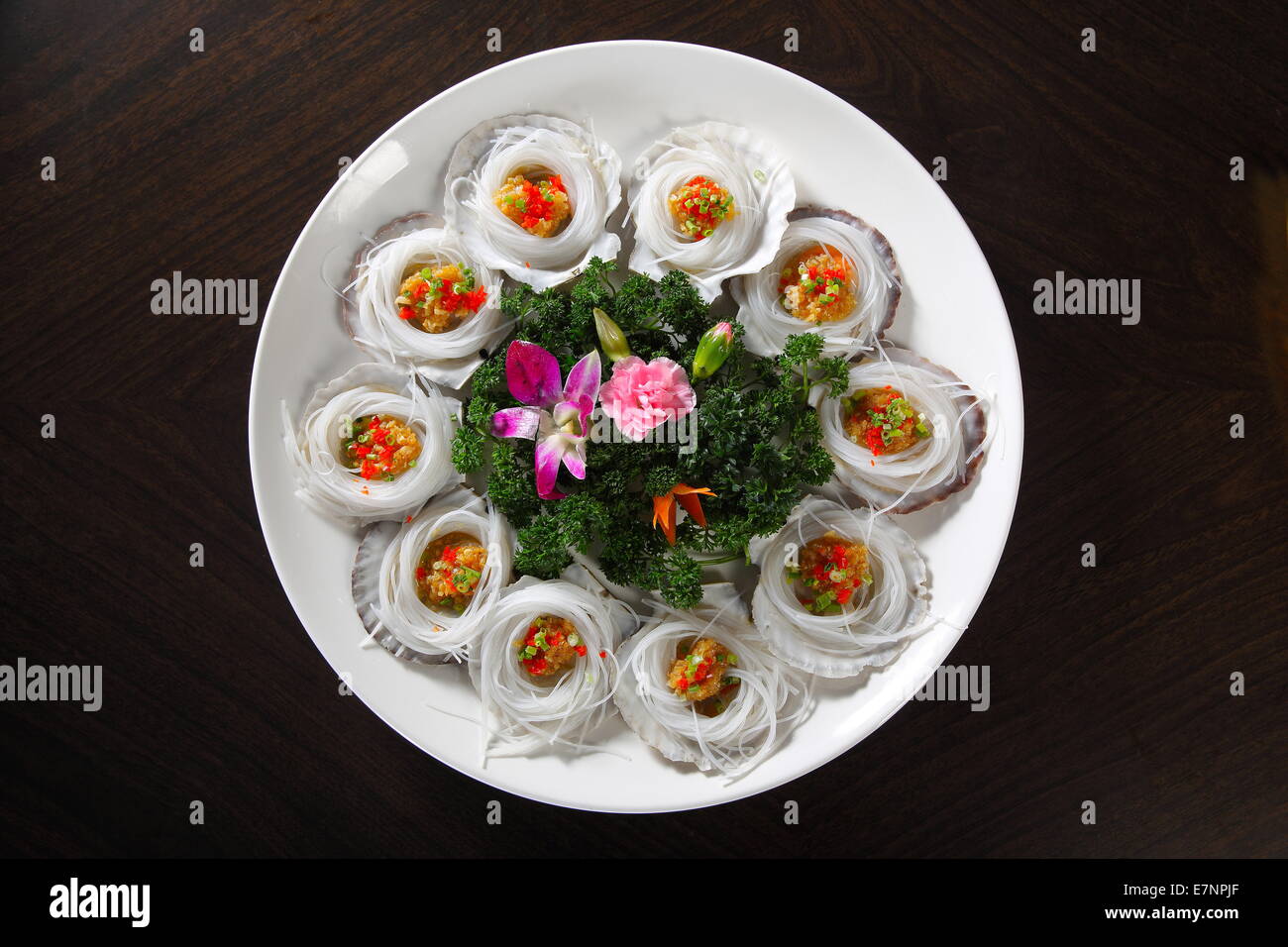 Scallop preparation hi-res stock photography and images - Alamy