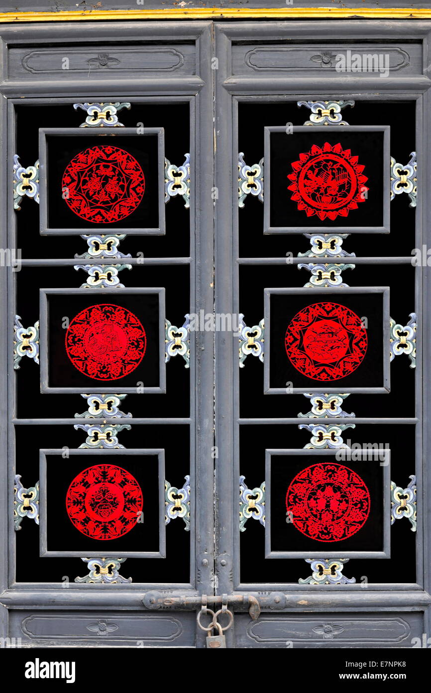 Cut out image small hi-res stock photography and images - Alamy