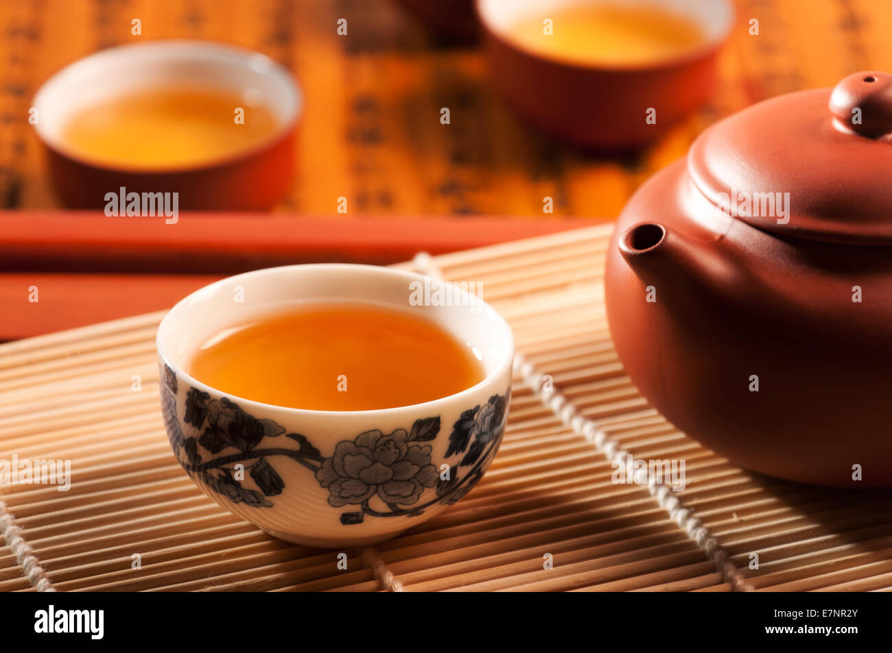 Tea cup and teapot Stock Photo - Alamy