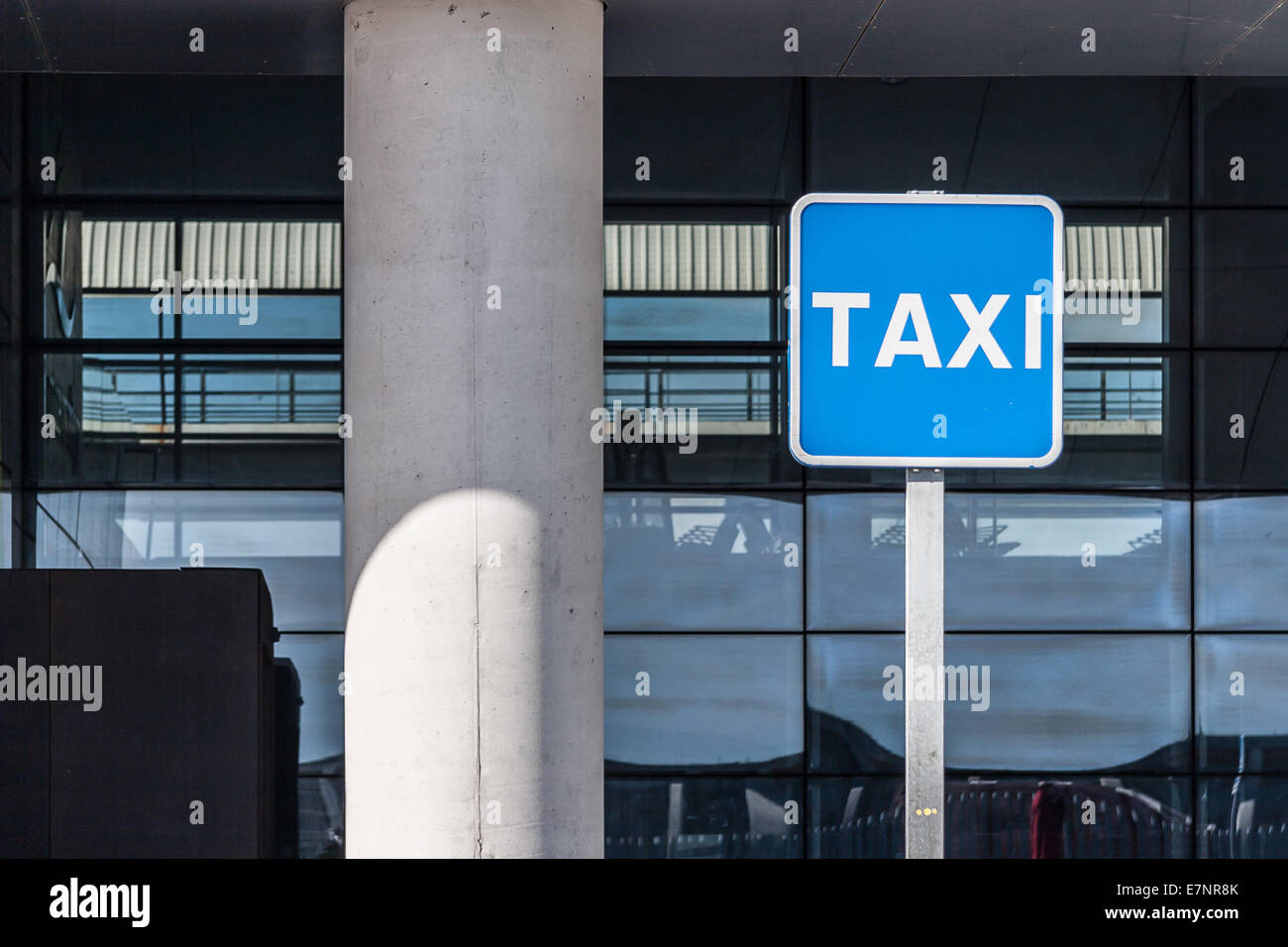 Symbol transport hi-res stock photography and images - Alamy