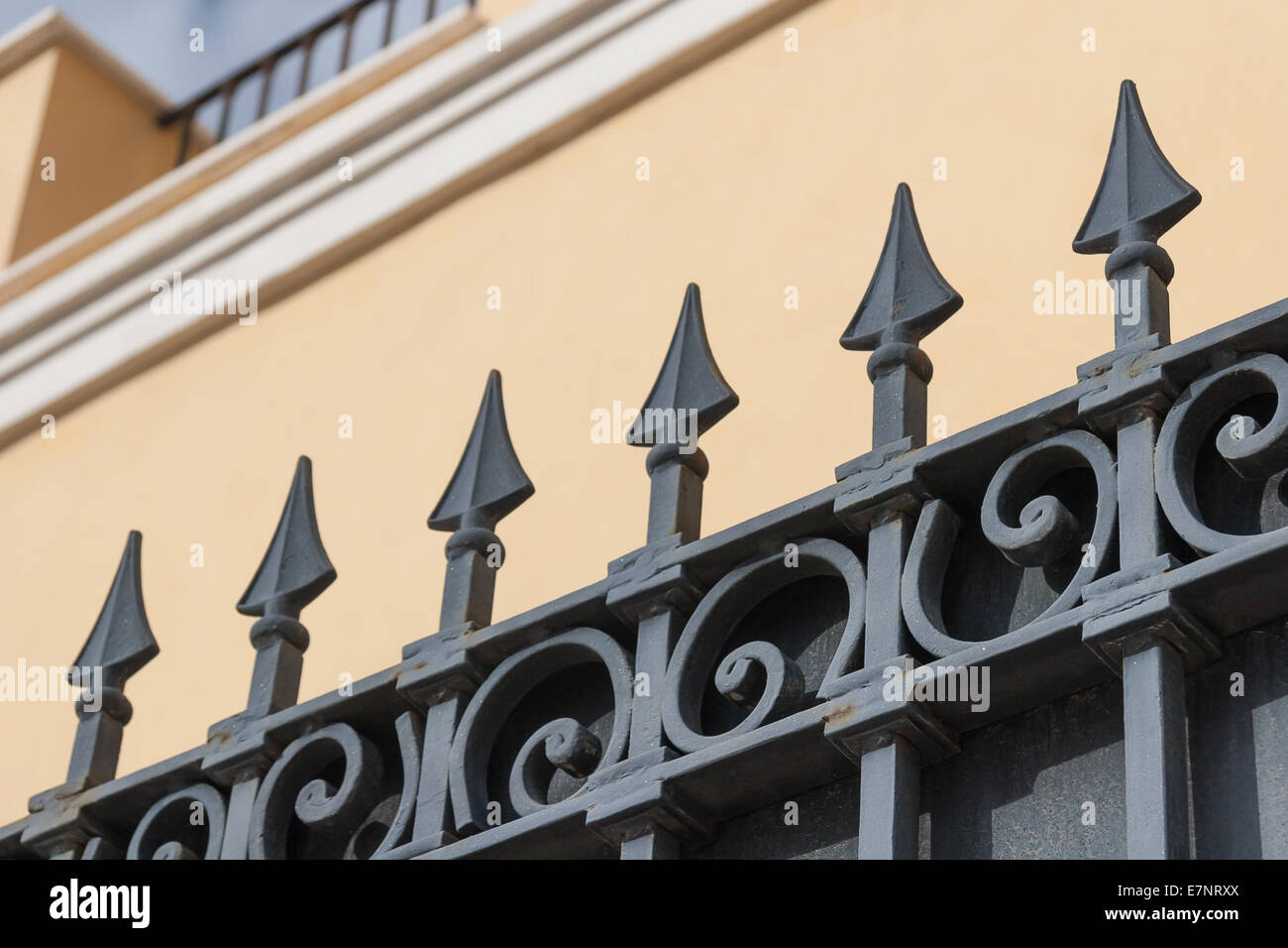 Metal boundary fence hi-res stock photography and images - Alamy