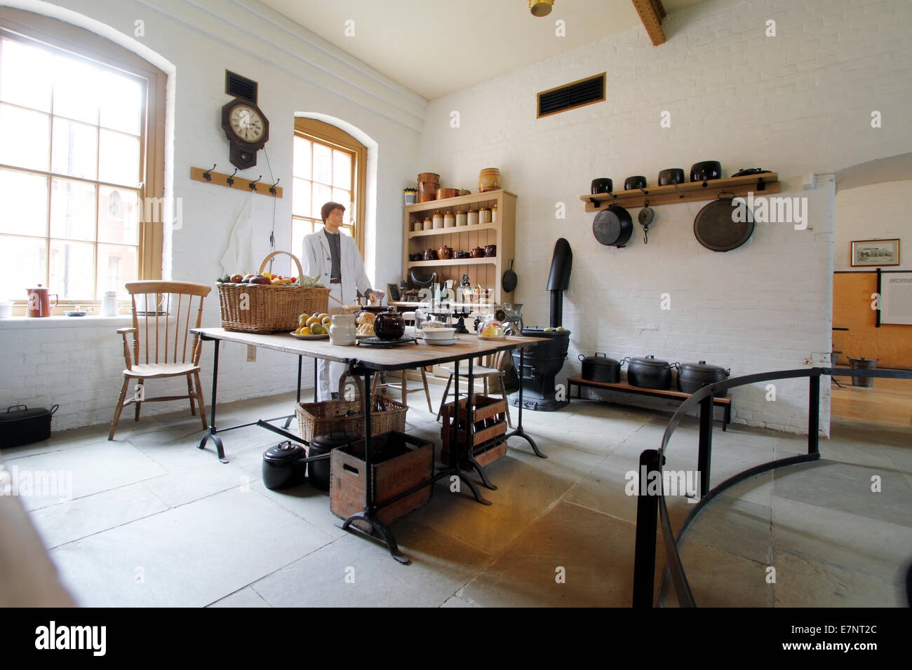 Barracks kitchen hi-res stock photography and images - Alamy