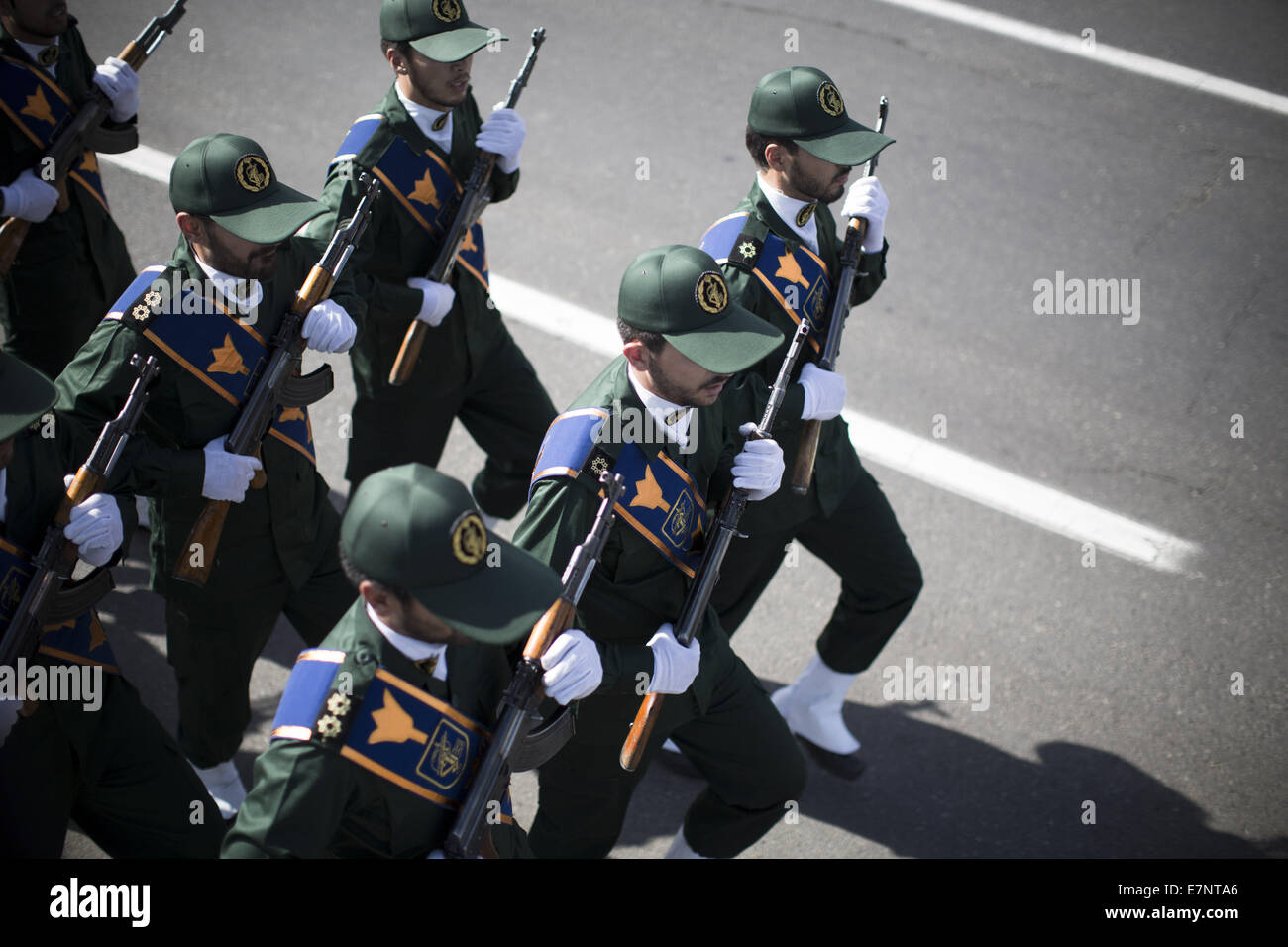 Iran revolutionary guard parade hi-res stock photography and images - Alamy
