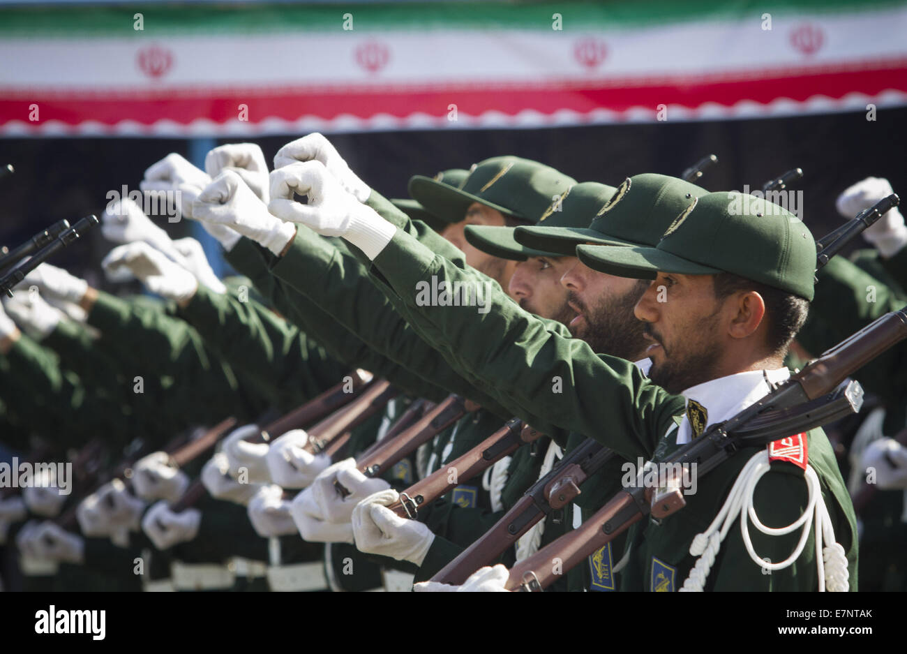 Iran revolutionary guard parade hi-res stock photography and images - Alamy