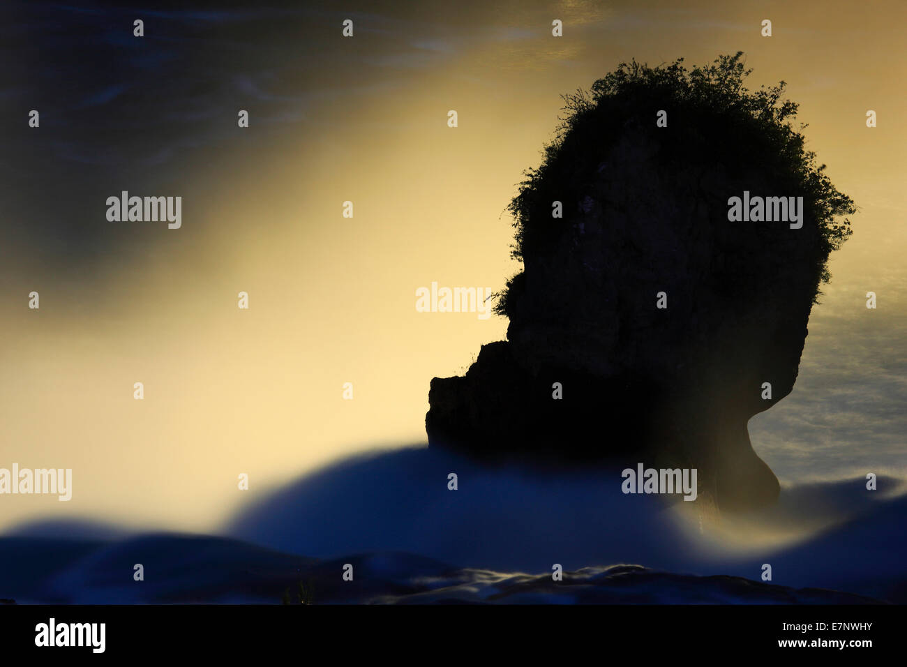 Dimmed lighting hi-res stock photography and images - Alamy