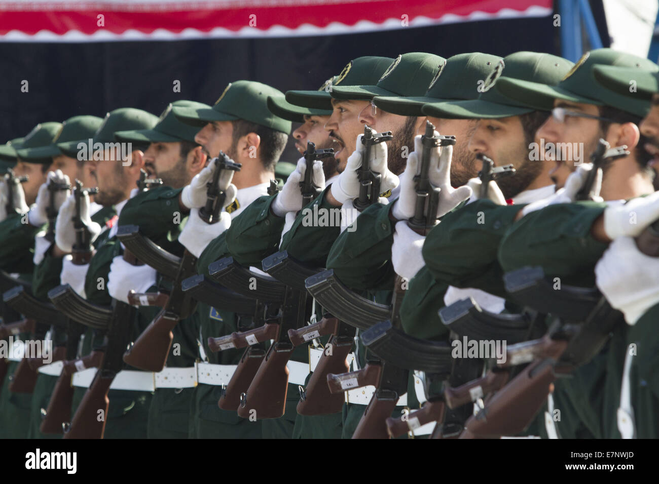 Iran revolutionary guard parade hi-res stock photography and images - Alamy