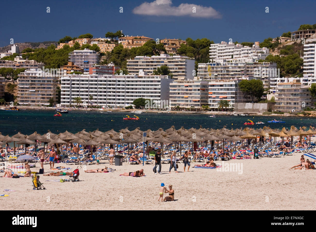 Beach beaches bathers bathing hi-res stock photography and images - Alamy