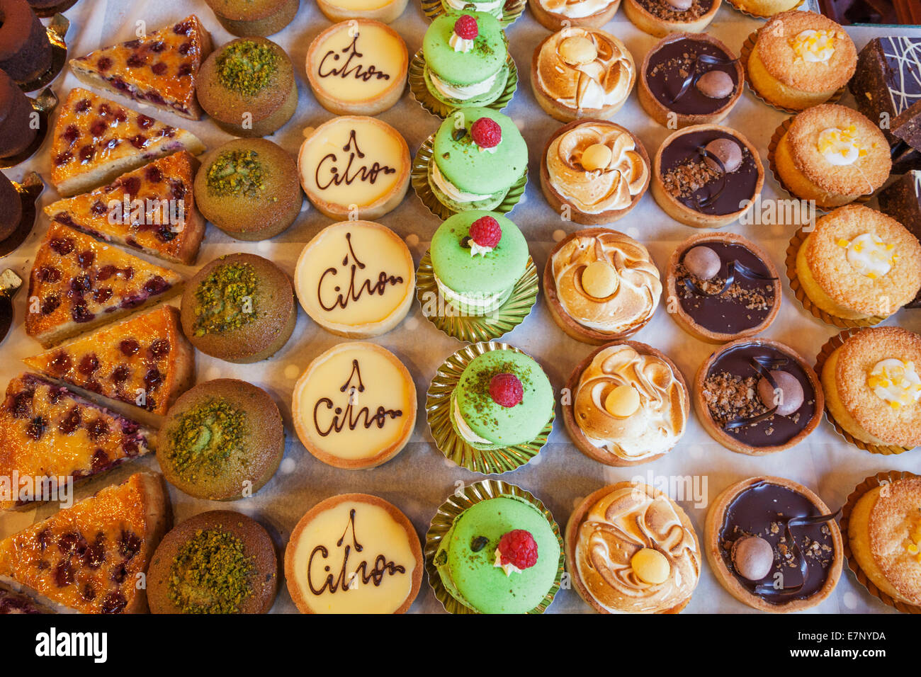 Patisserie borough market stall hi-res stock photography and images - Alamy