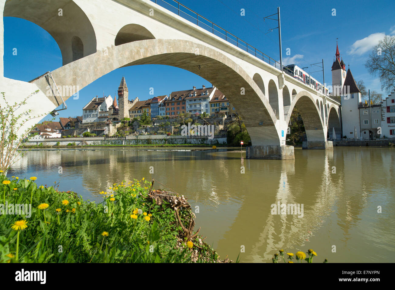 Reuss with reuss bridge and railway hi-res stock photography and images ...