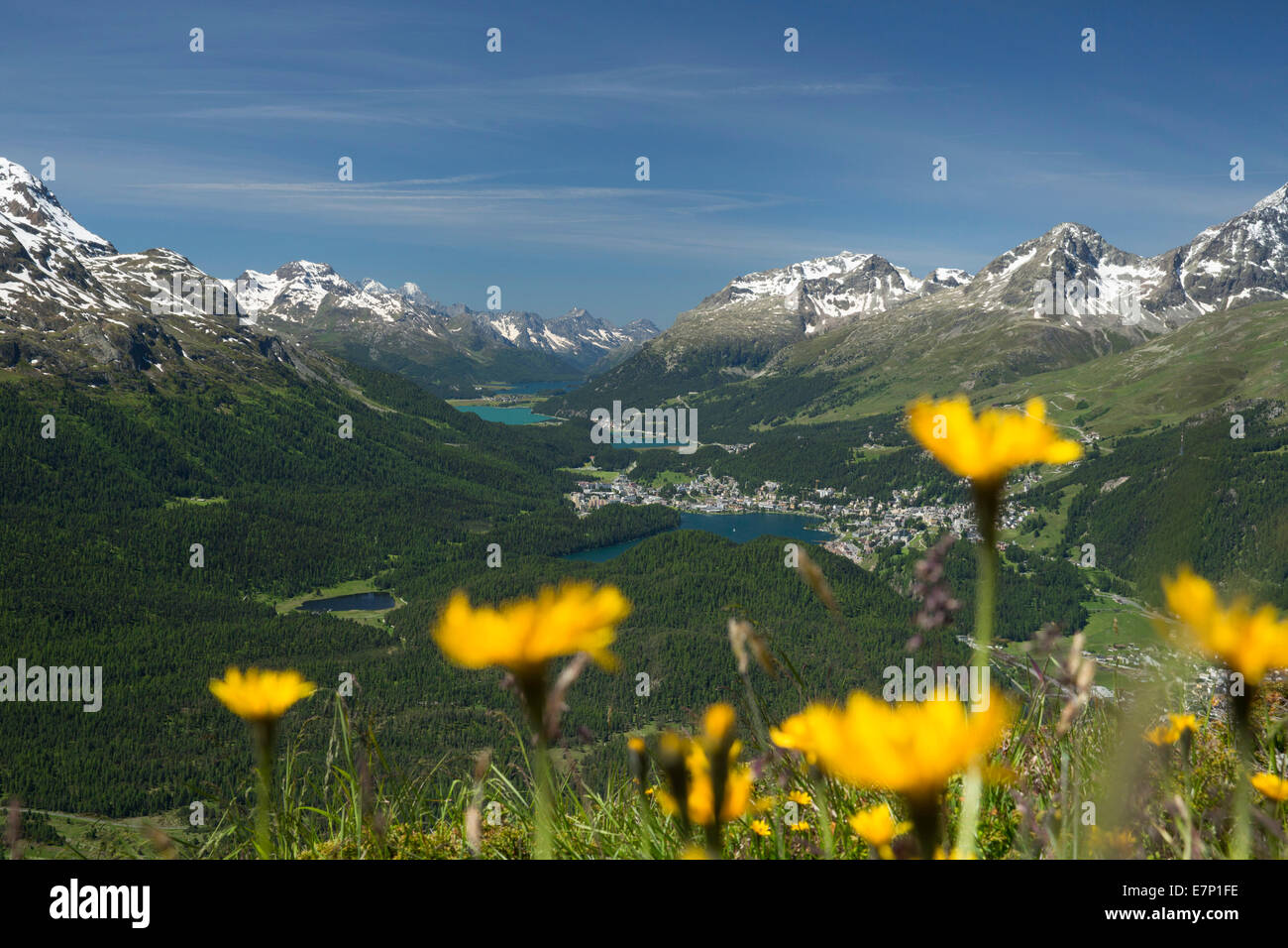 Look upper hi-res stock photography and images - Alamy