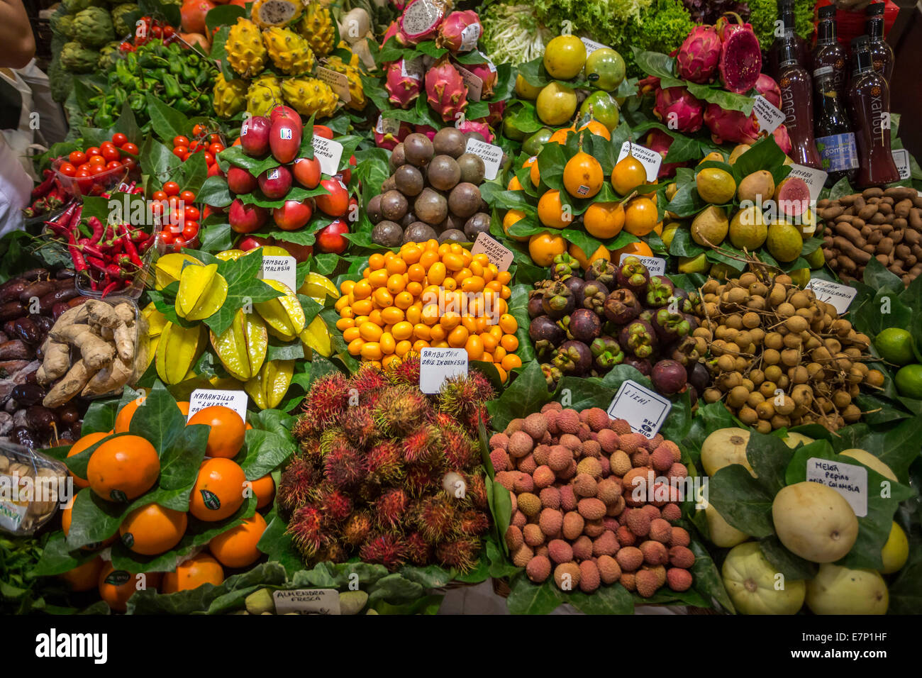 Fruit fruits market hi-res stock photography and images - Alamy