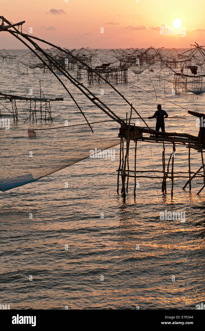 Net lift hi-res stock photography and images - Alamy
