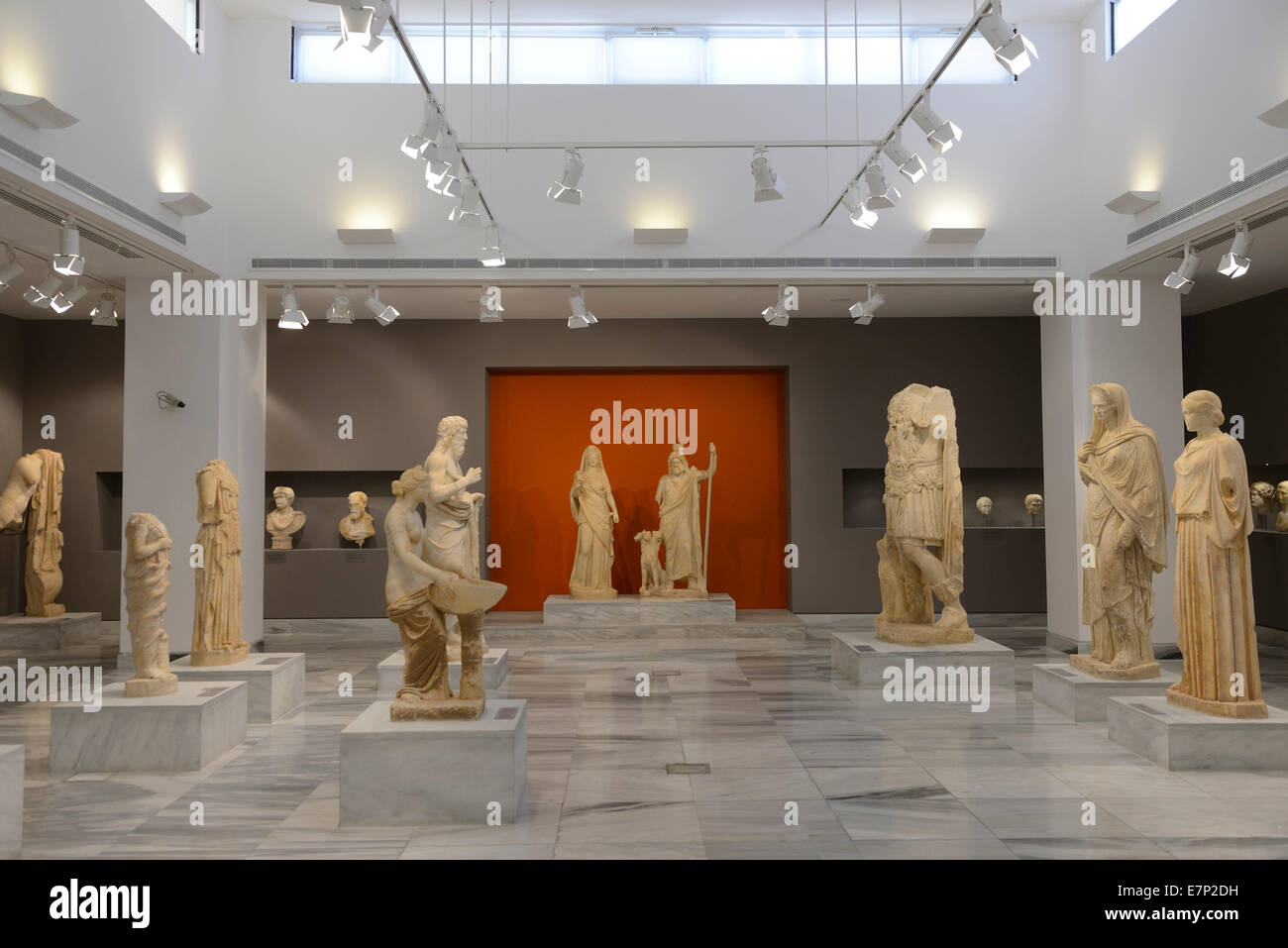 Heraklion archaeological museum hi-res stock photography and images - Alamy