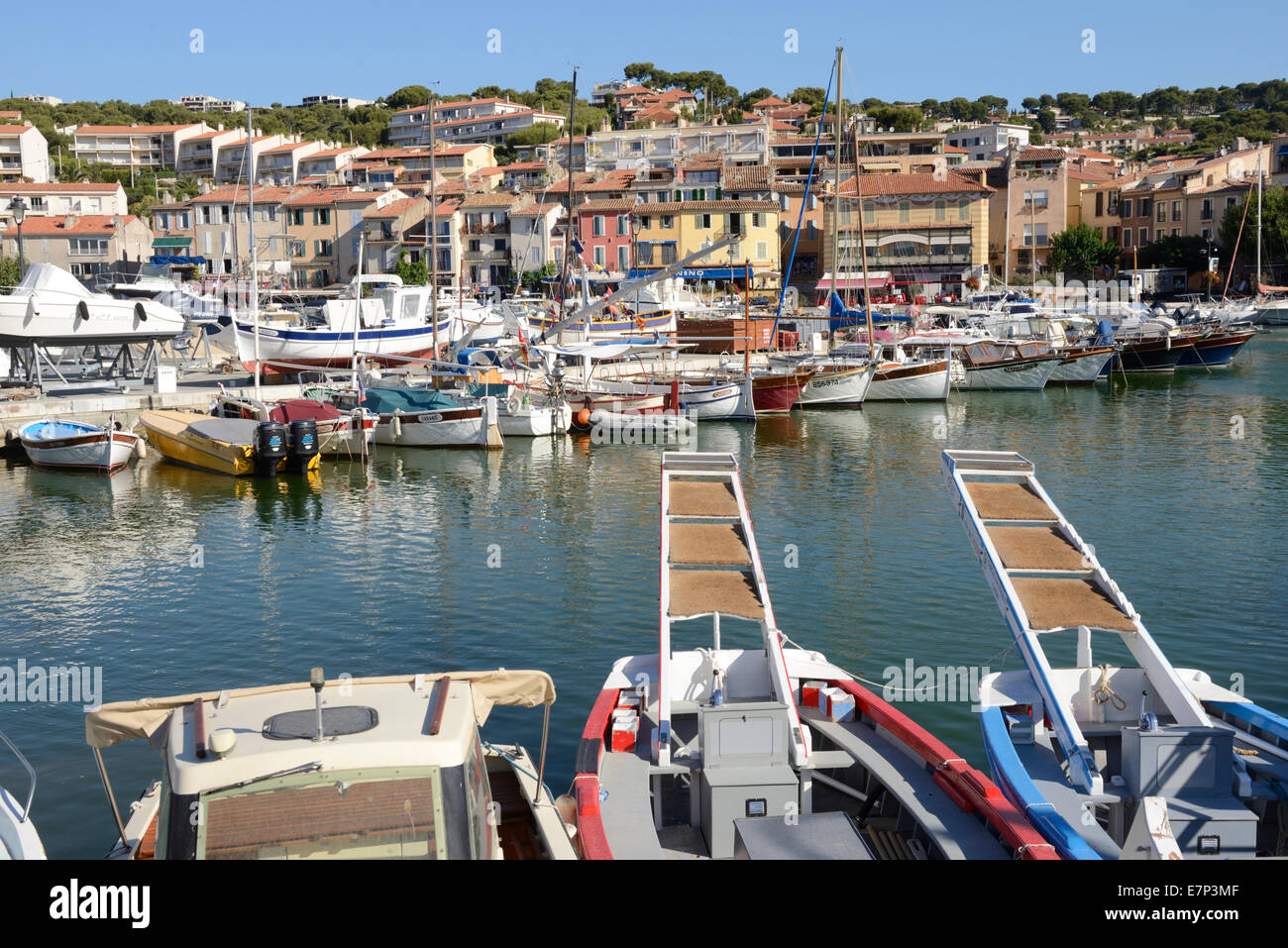 Europe, France, Provence-Alpes-Côte d'Azur, Provence, Cassis, marina ...