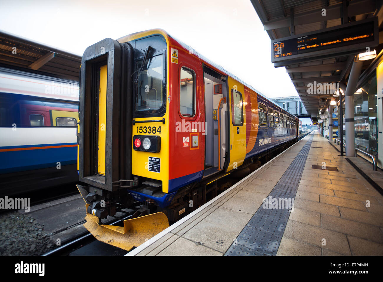 Class 153 East Midlands, Crosscountry commuter train at Derby Railway ...