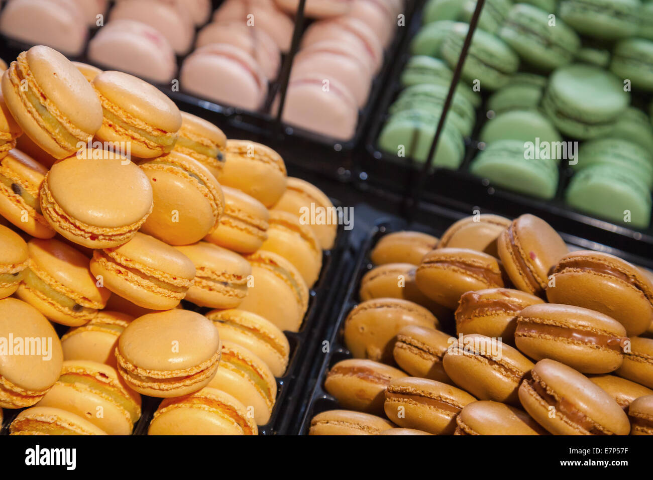 French bakery and patisserie hi-res stock photography and images - Alamy