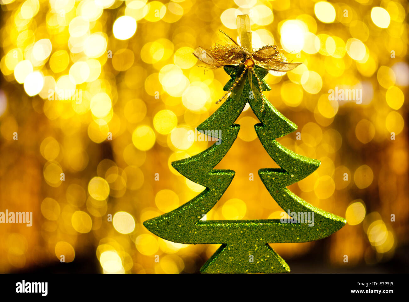 Christmas tree with unfocused bauble in the night Stock Photo - Alamy