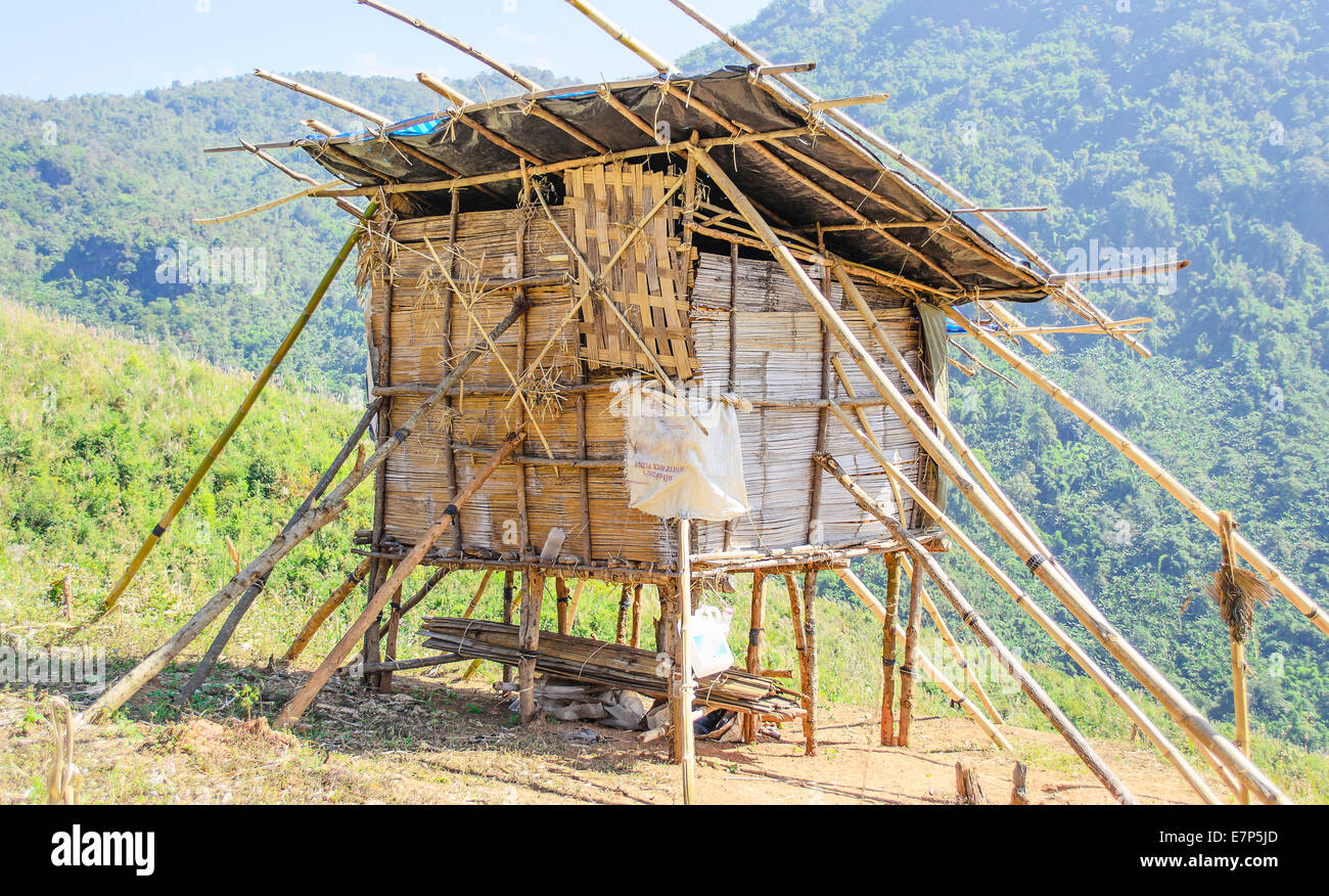 Bamboo house building construction hi-res stock photography and images ...