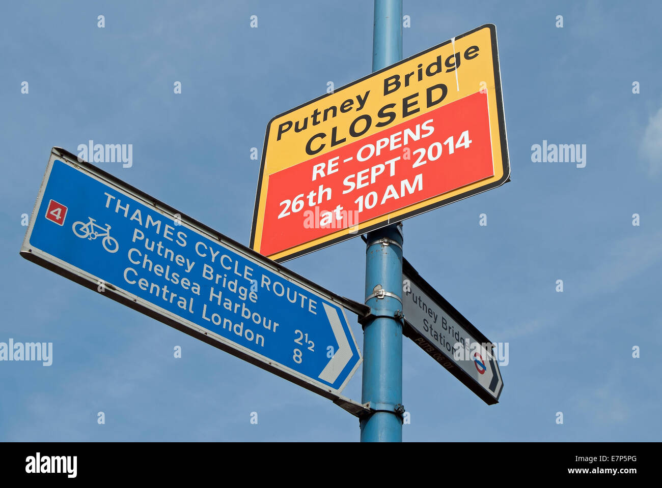 putney bridge closed sign, during repairs in 2014, alongside a thames ...