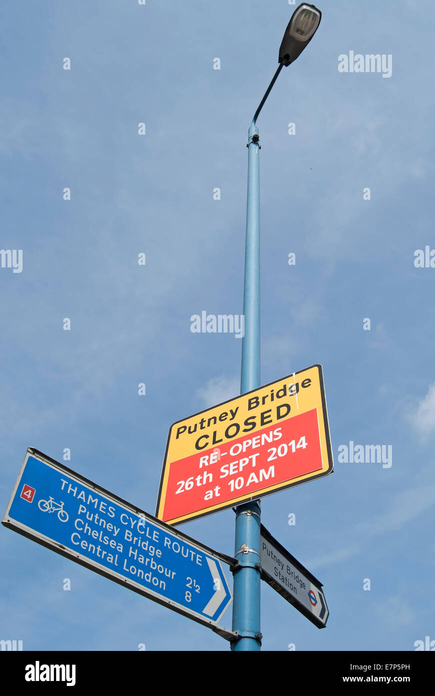 putney bridge closed sign, during repairs in 2014, alongside a thames ...
