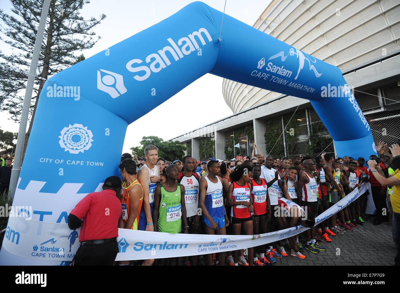 Sanlam cape town marathon hi-res stock photography and images - Alamy