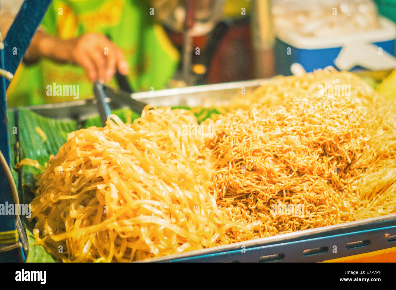 Stall thai noodle hi-res stock photography and images - Alamy