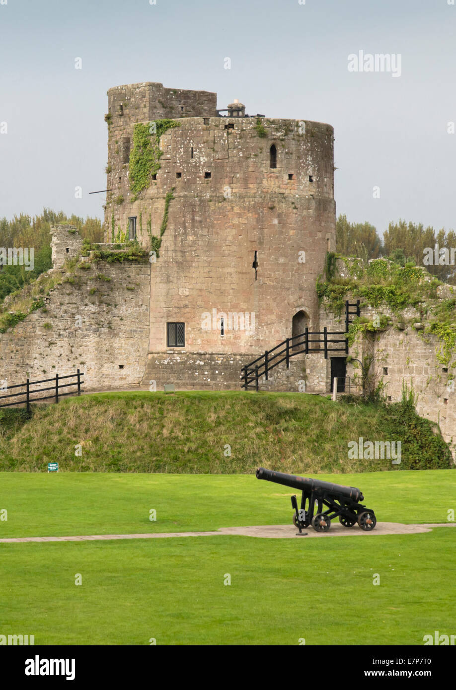 Caldicot Castle High Resolution Stock Photography and Images - Alamy