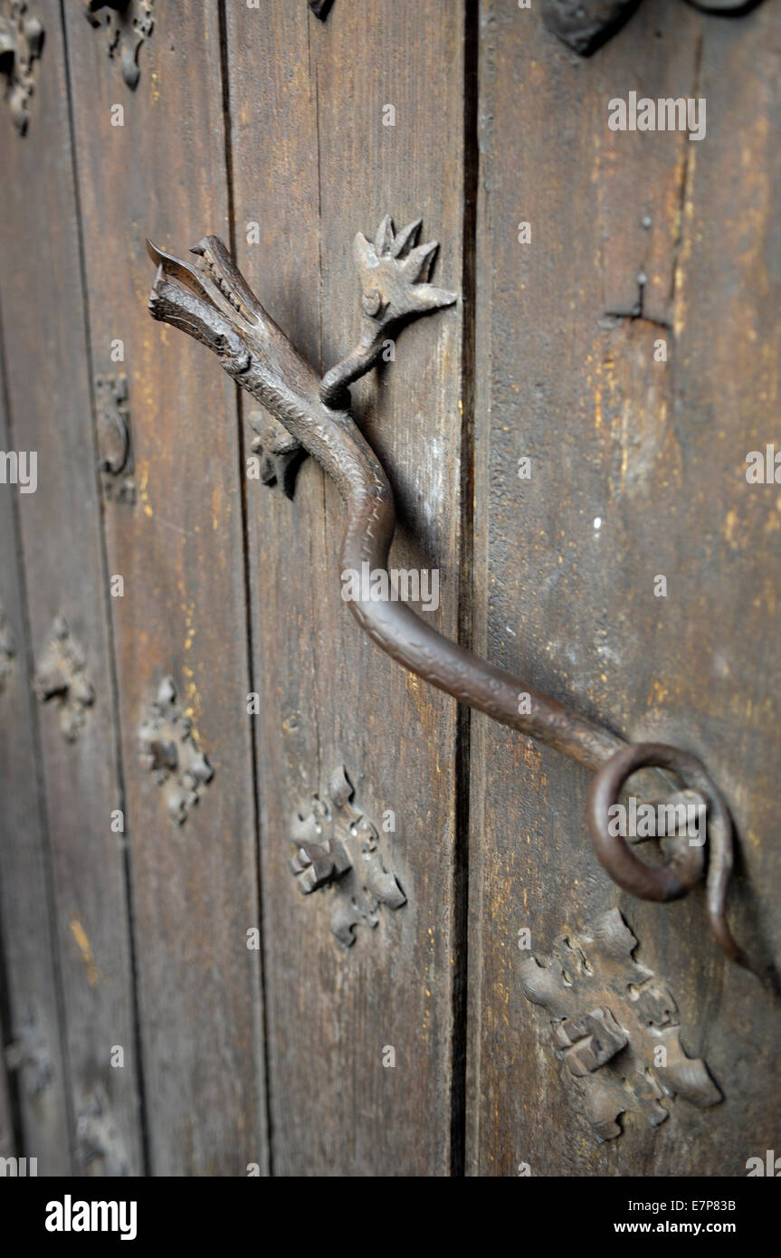 Lizard door knocker hi-res stock photography and images - Alamy
