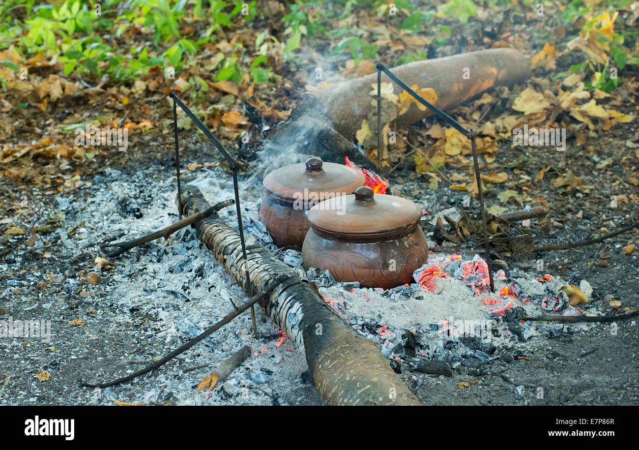 Clay cooking pots hi-res stock photography and images - Alamy
