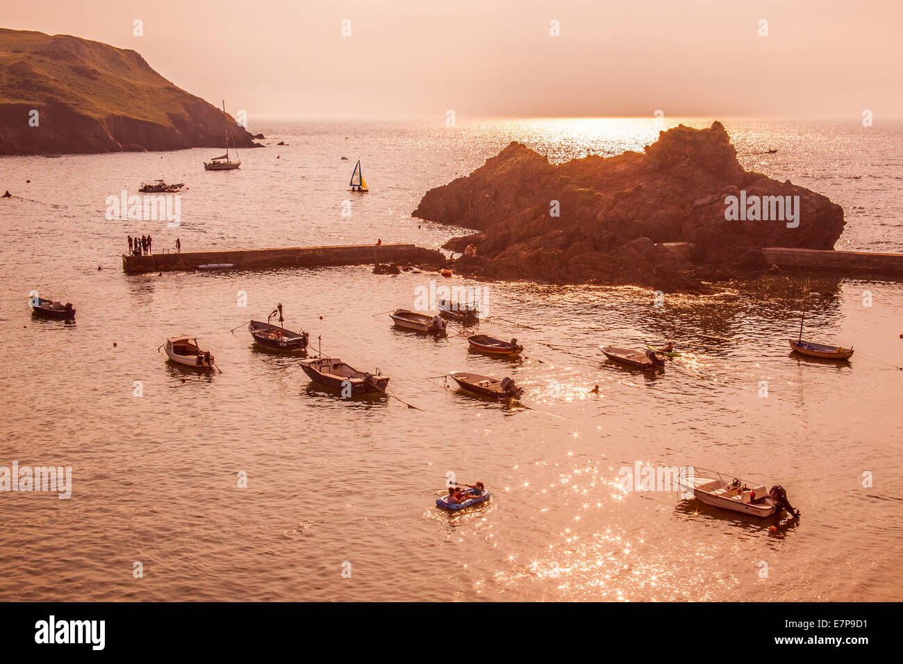 Salcombe sunset hi-res stock photography and images - Alamy
