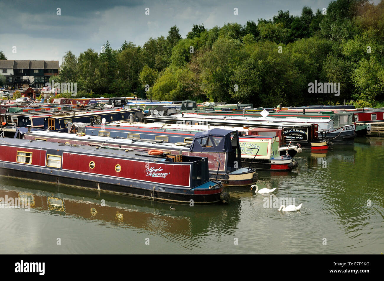 Moored barges hi-res stock photography and images - Alamy