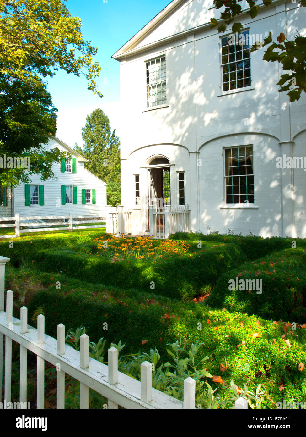 old fashioned quaint village Stock Photo - Alamy