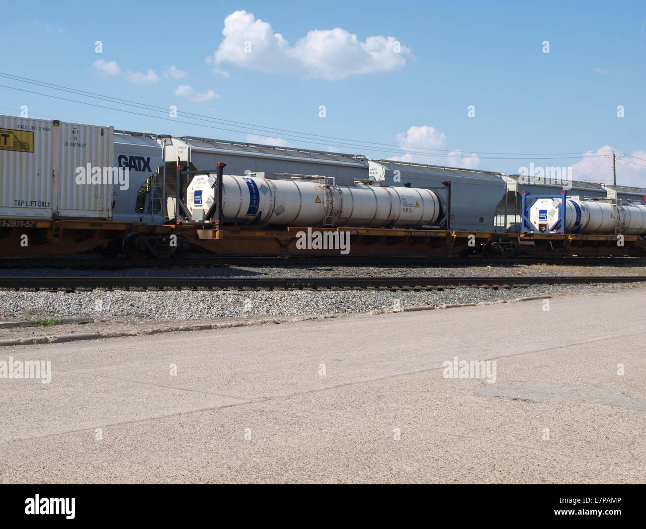 Intermodal tanks hi-res stock photography and images - Alamy