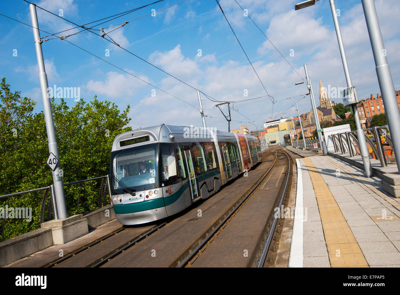 Nottingham railway station tram stop hi-res stock photography and ...