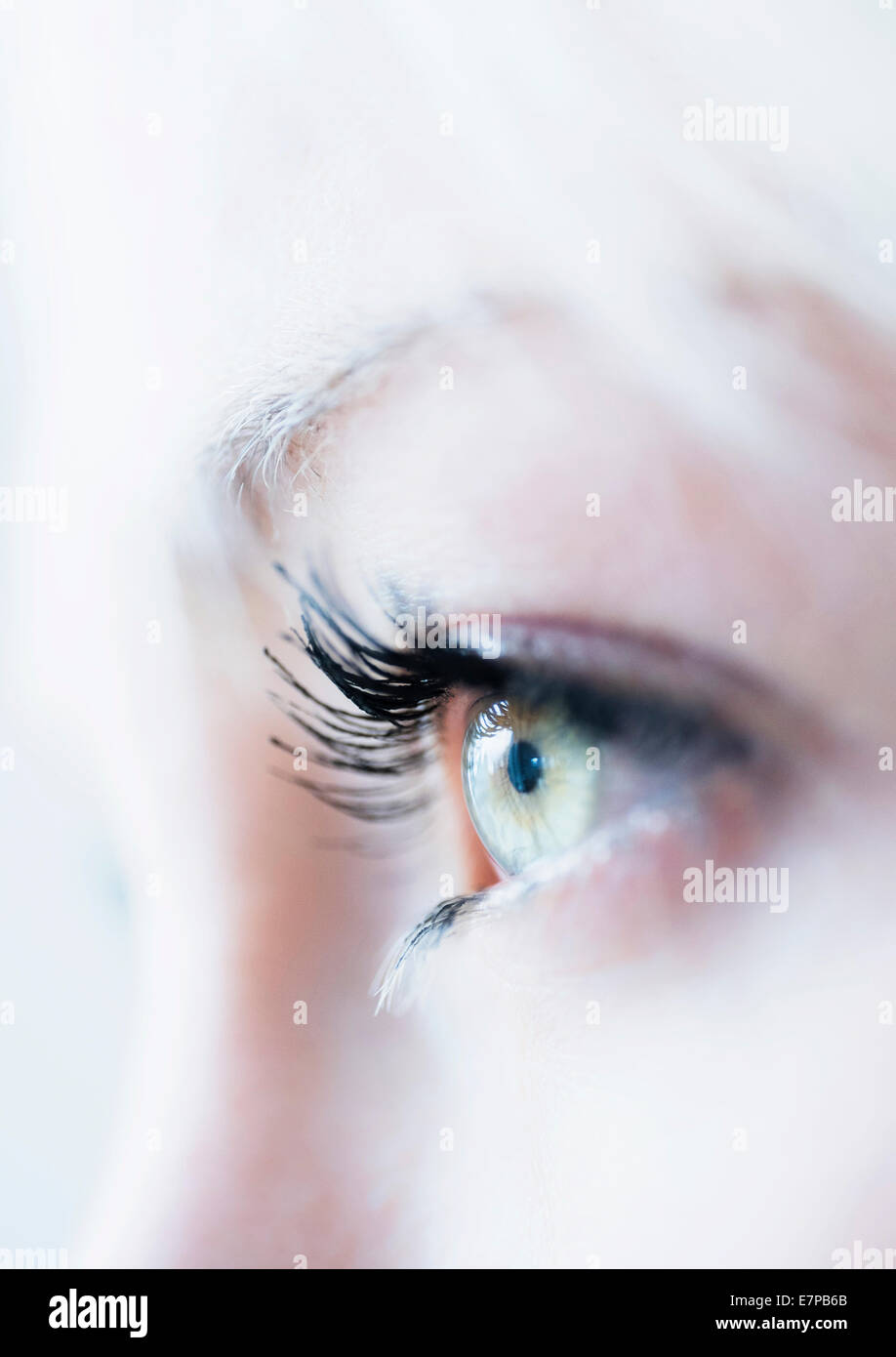 Womans eyes studio hi-res stock photography and images - Alamy