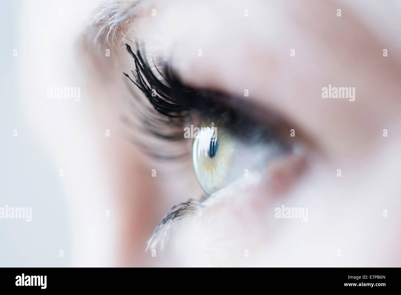 Womans eyes studio hi-res stock photography and images - Alamy
