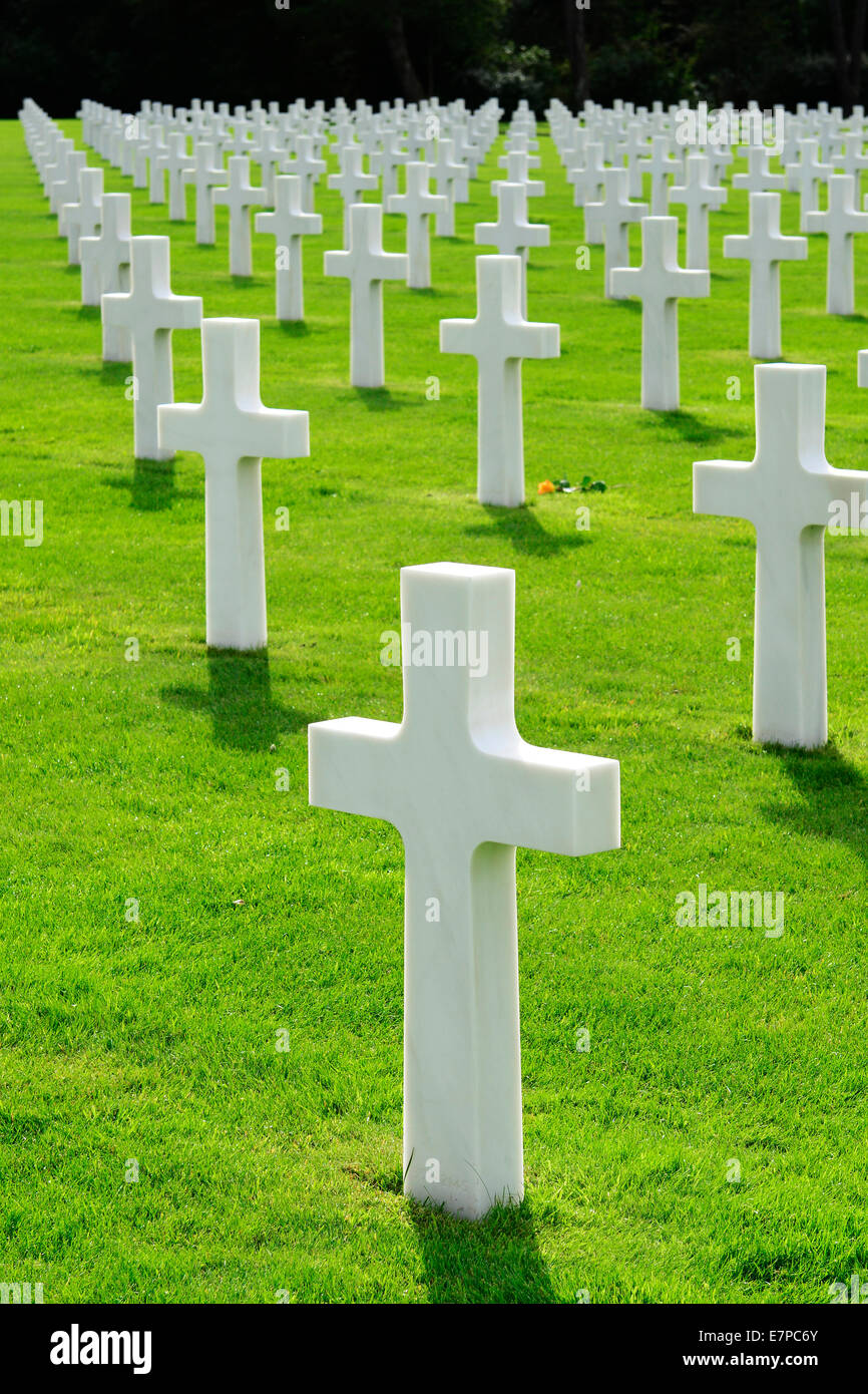 Cross Grave Markers Normandy American Cemetery France Colleville Sur ...