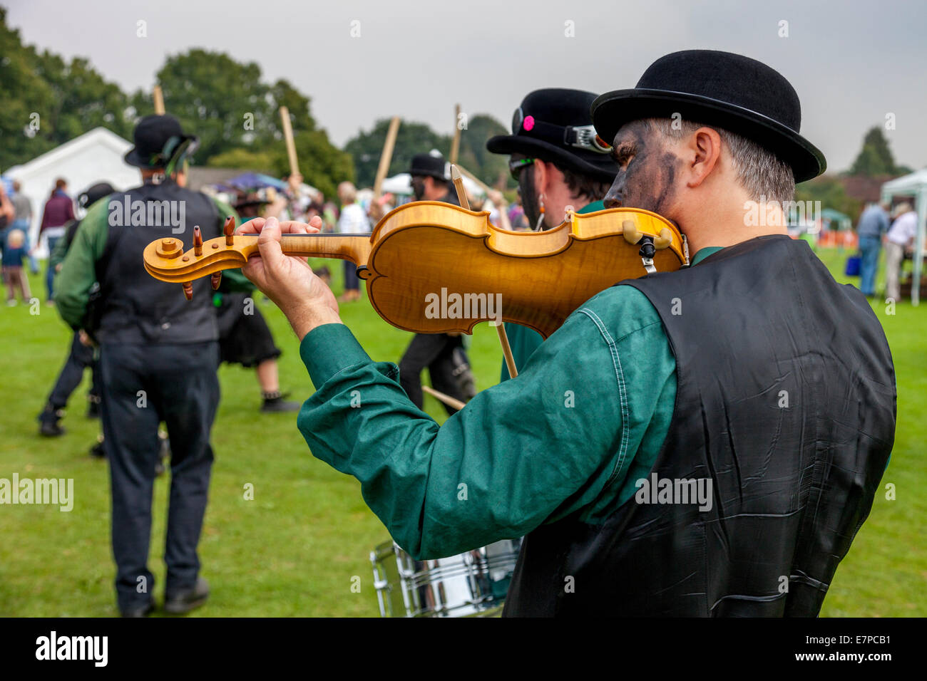 Traditional morris dancing musician violin hi-res stock photography and ...
