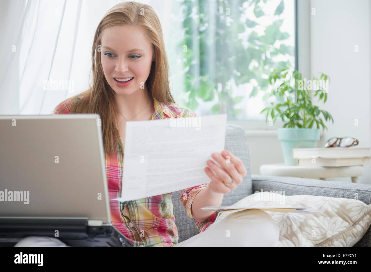 Long straight bills hi-res stock photography and images - Alamy
