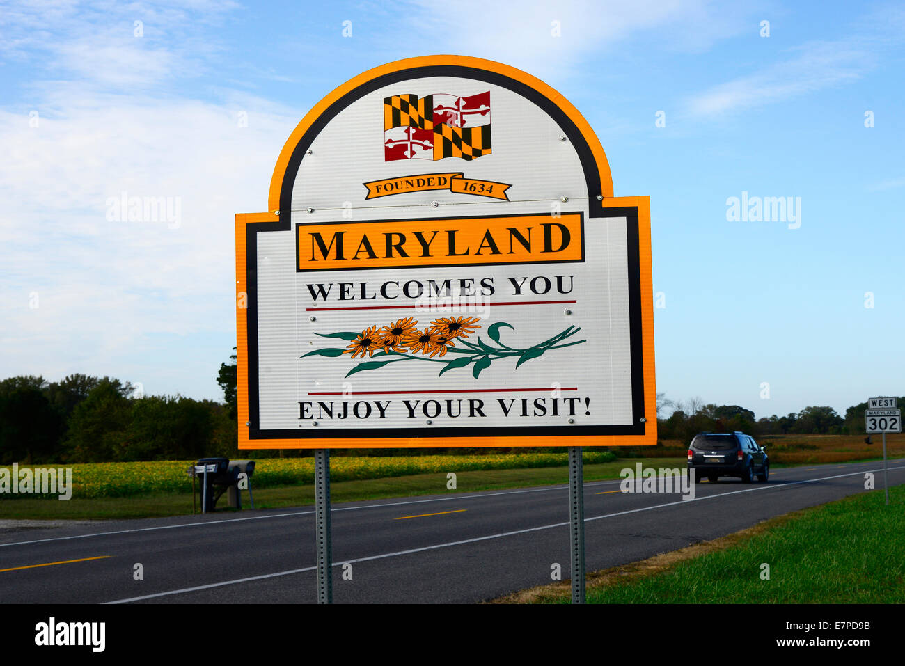 Welcome to Maryland road sign entering the state Stock Photo - Alamy