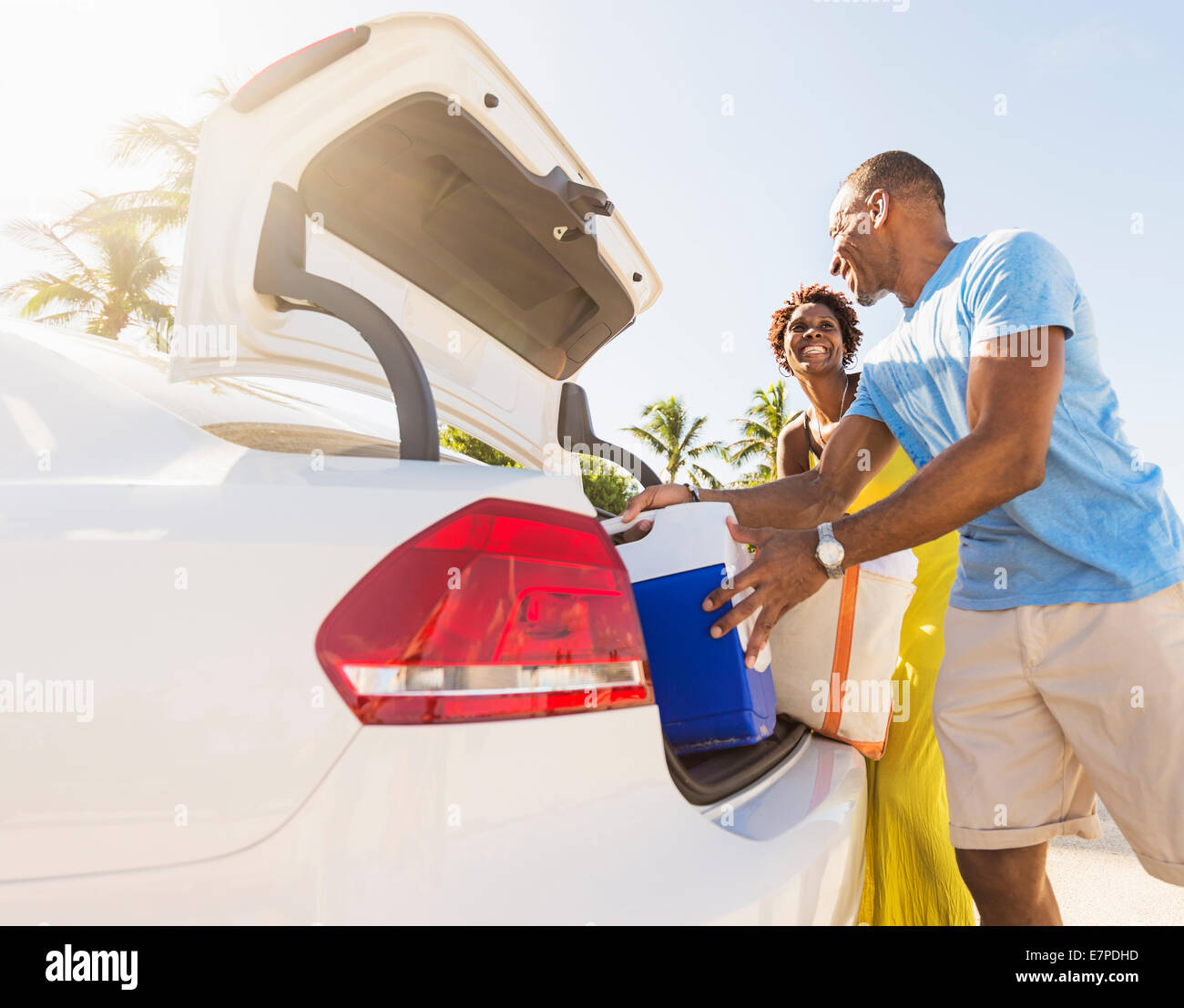 Car trunk beach hi-res stock photography and images - Alamy
