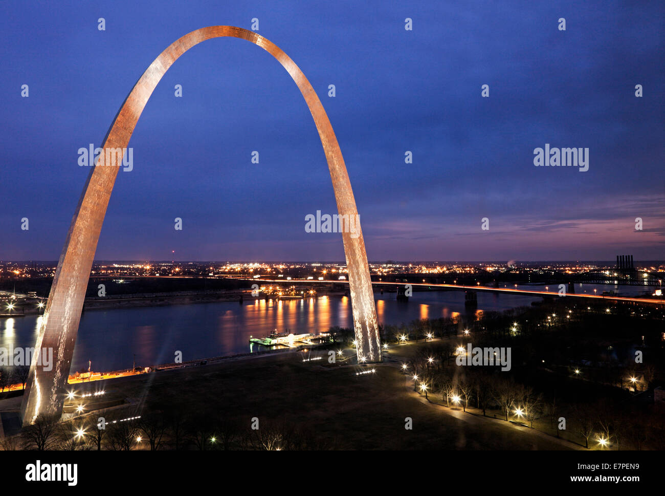 St louis arch hi-res stock photography and images - Alamy